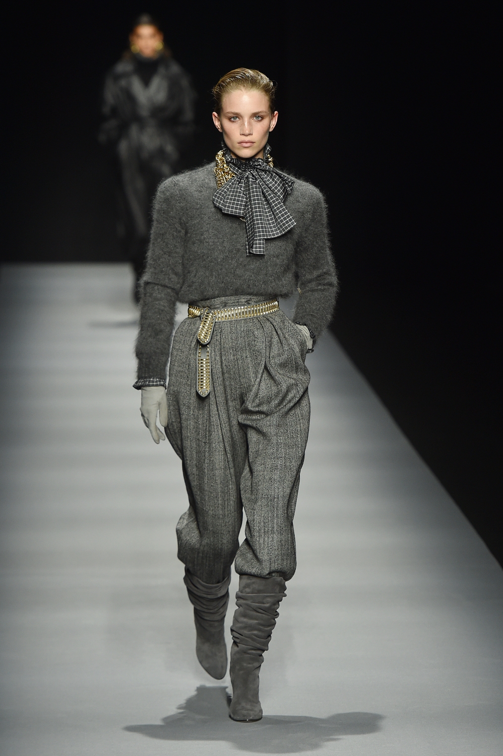 Cureaua, accesoriul-vedetă care transformă orice ţinută